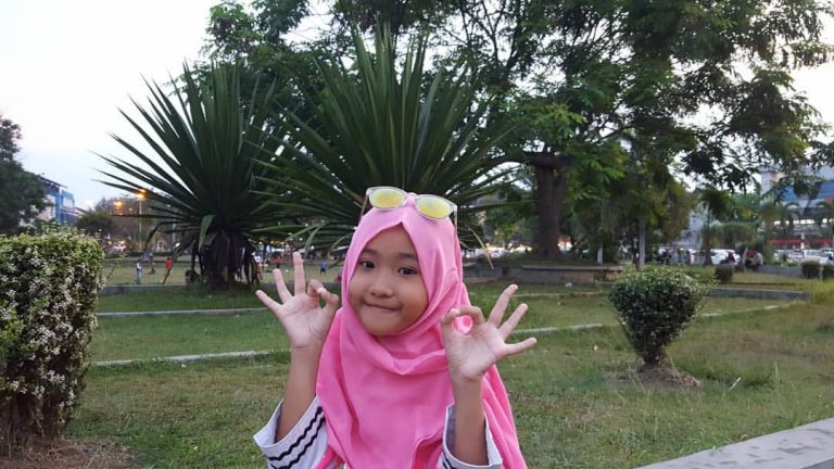 TOP 20 Komika (Stand Up Comedy) Perempuan di Indonesia - StarNgage