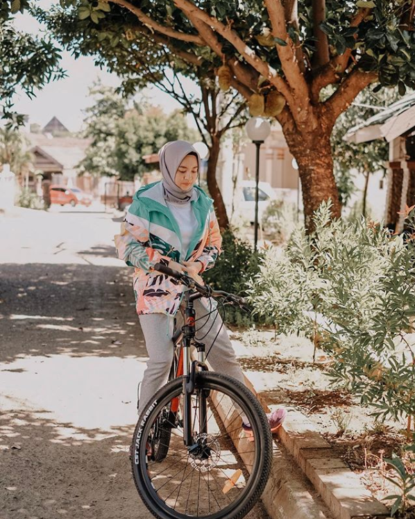 TOP 20 Selebgram di Makassar - StarNgage